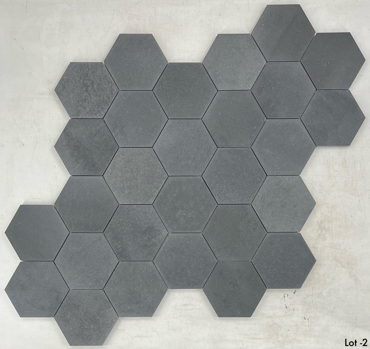 Mosaico hexagonal de basalto gris de 5" pulido – Elon Tile & Stone